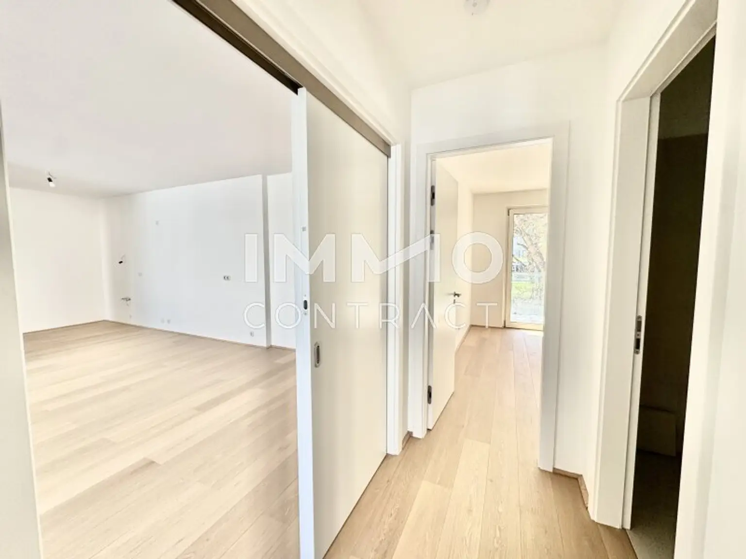 Exklusiv am Wasser: 6-Zimmer-Wohnung mit 45m2 Freifläche in erster ...